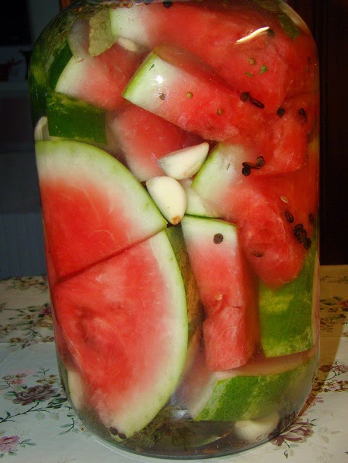 Cristina's world: Pepene murat la borcan