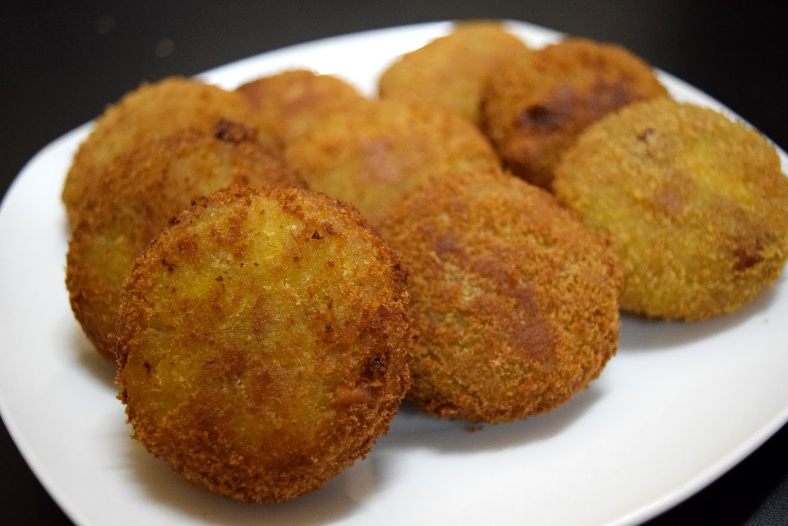 Nenthra Pazham Cutlet | Eggs & Kettles