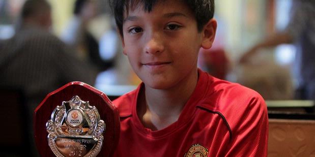 Jack Brown, Pengibar Merah Putih di Old Trafford | M E N E R U S K A N