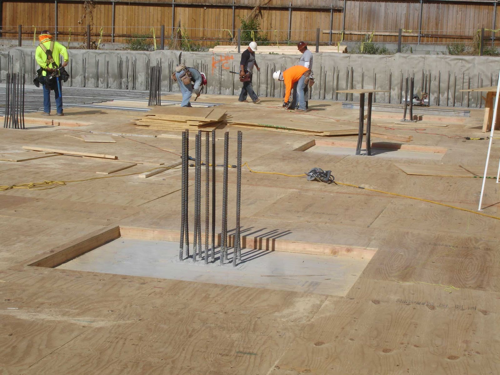 PSL Architects: The Serrano - Concrete deck formwork