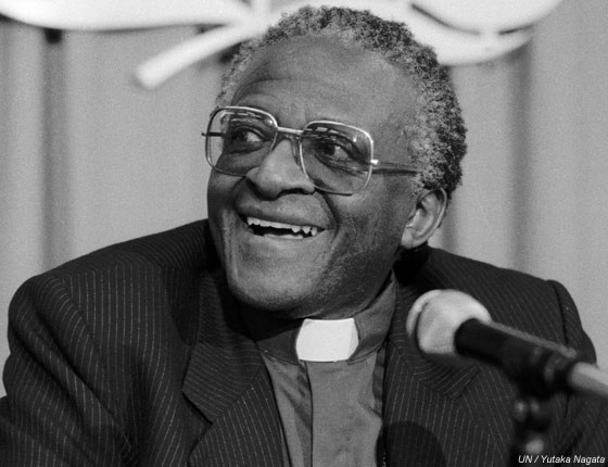 HISTORIA PERSONAJES AFROCOLOMBIANOS: Desmond Tutu 1931-2021