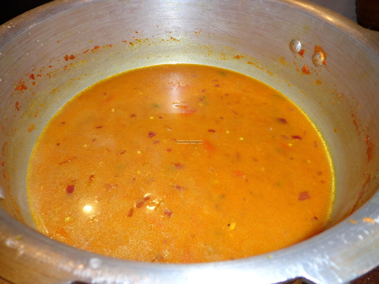 Tastefully Veggie ...: Kaali Dal (black gram curry)