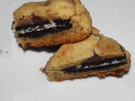 Angry Vegan: Oreo Stuffed Cookies