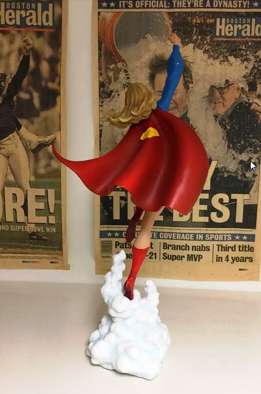 Supergirl Comic Box Commentary: Tweeterhead Maquette Statue