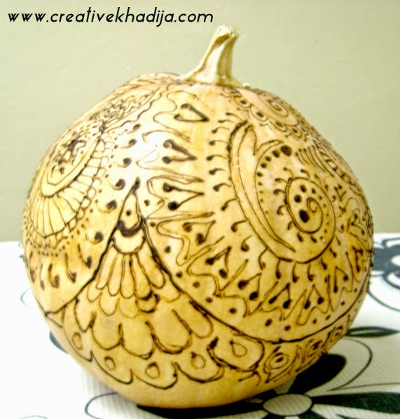 Totally Tutorials: Tutorial - How to Decorate a Pumpkin with Henna