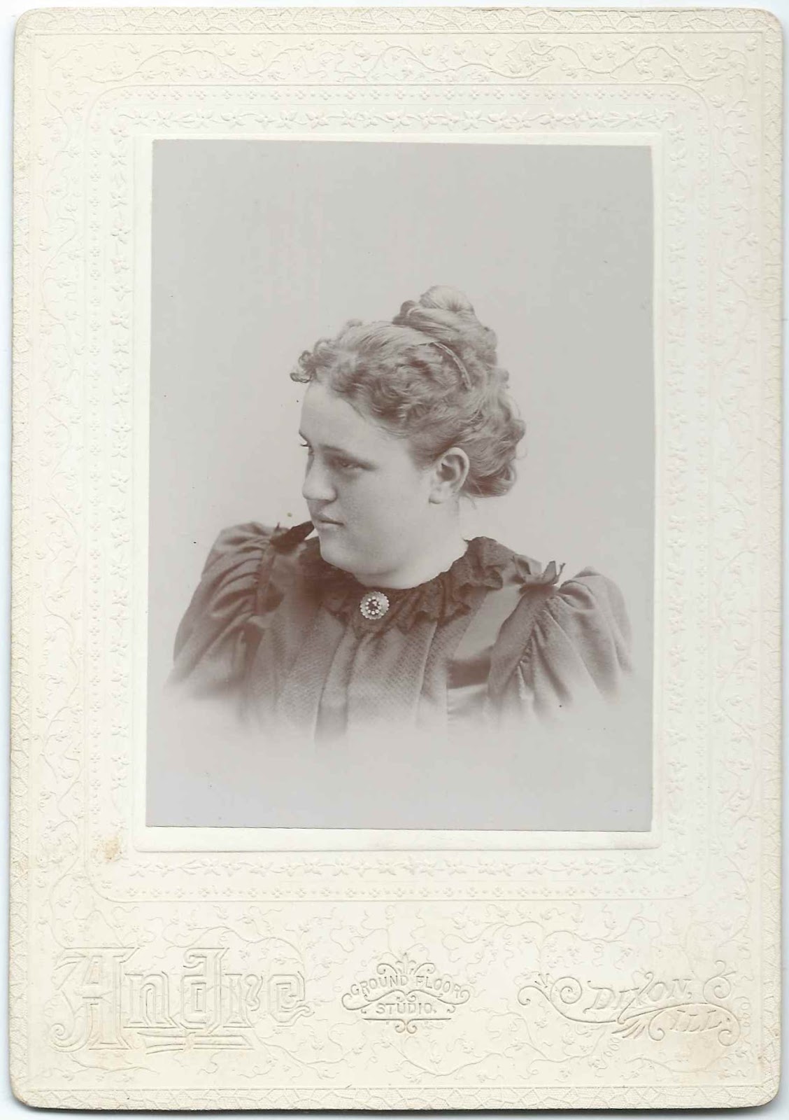 Heirlooms Reunited: 1886-1899 Autograph Album of Viola Jane Fenner of ...