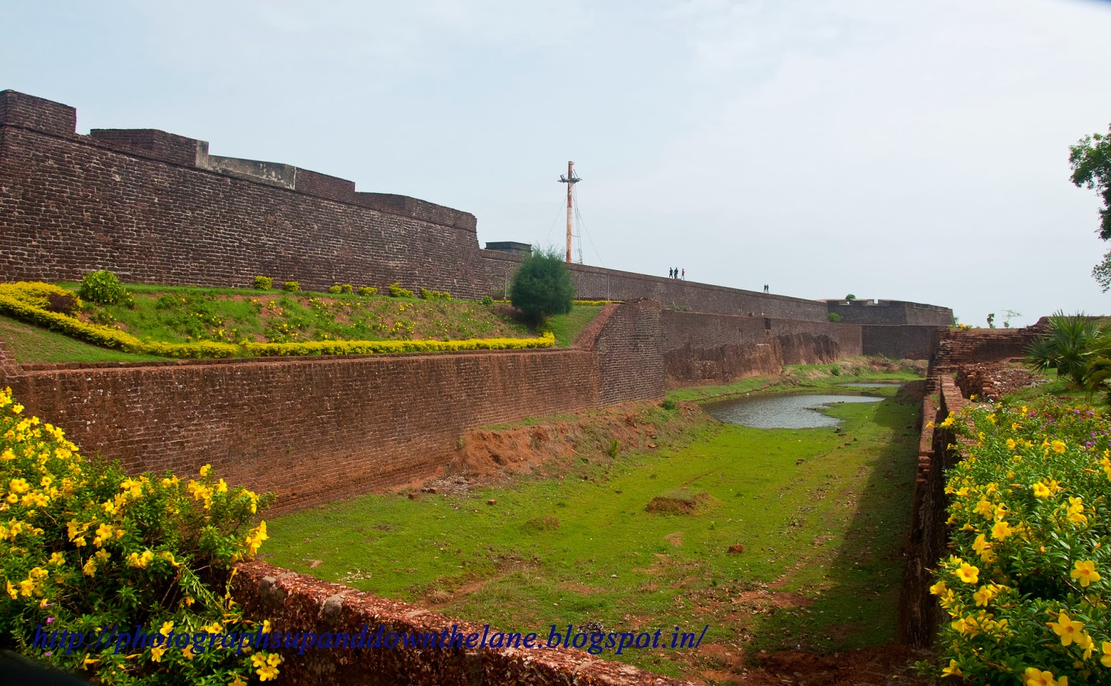 PHOTOGRAPHS UP AND DOWN THE LANE: St. Angelo Fort Kannur