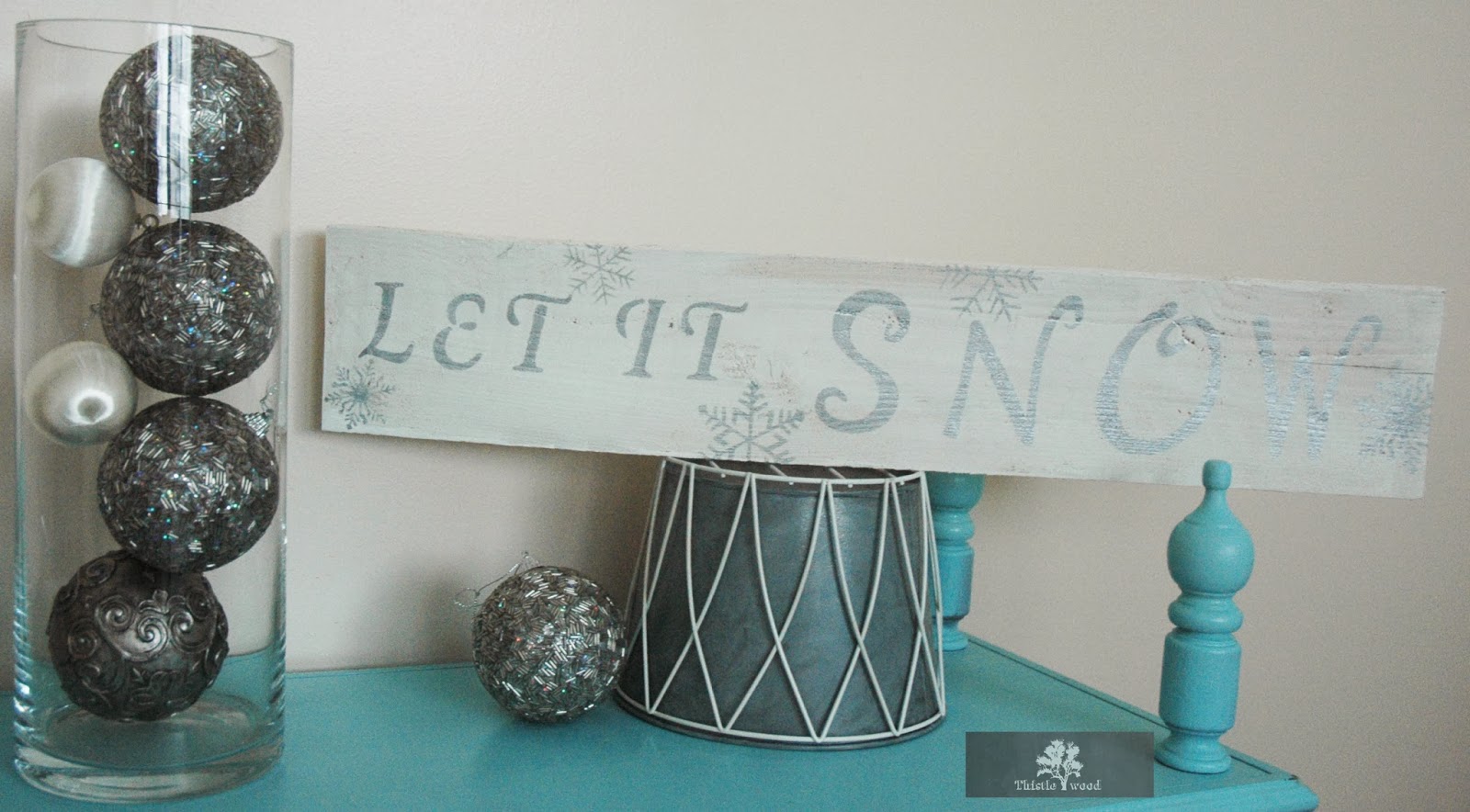 Thistlewood Design: January Metallic Let It Snow Sign
