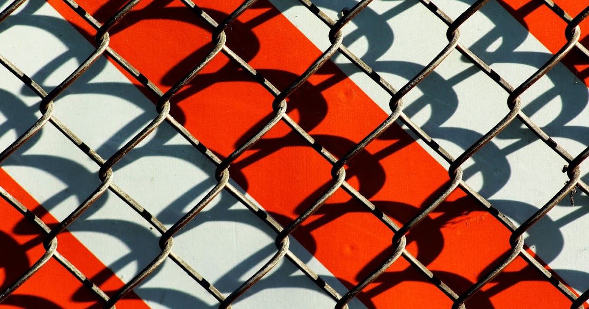 THOUGHTS ON ARCHITECTURE AND URBANISM: Wire mesh and colors abstracts