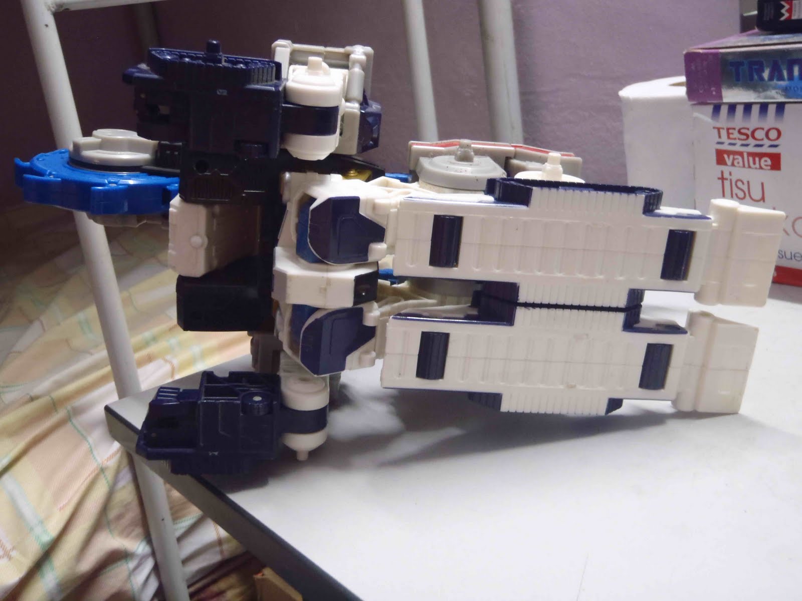 New Planet Cybertron: Transformers Review – Metroplex (Cybertron Leader ...