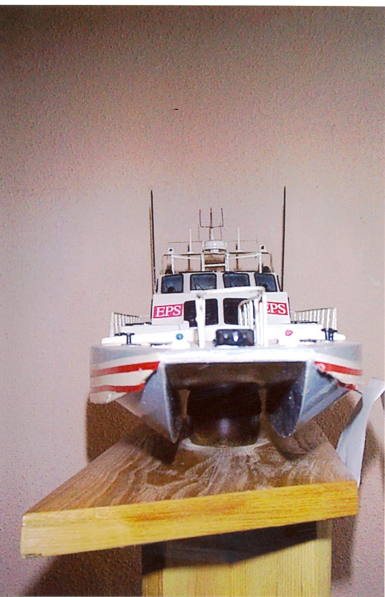 CAUTARI: NAVOMODELE LUCRATE MANUAL DE VANZARE