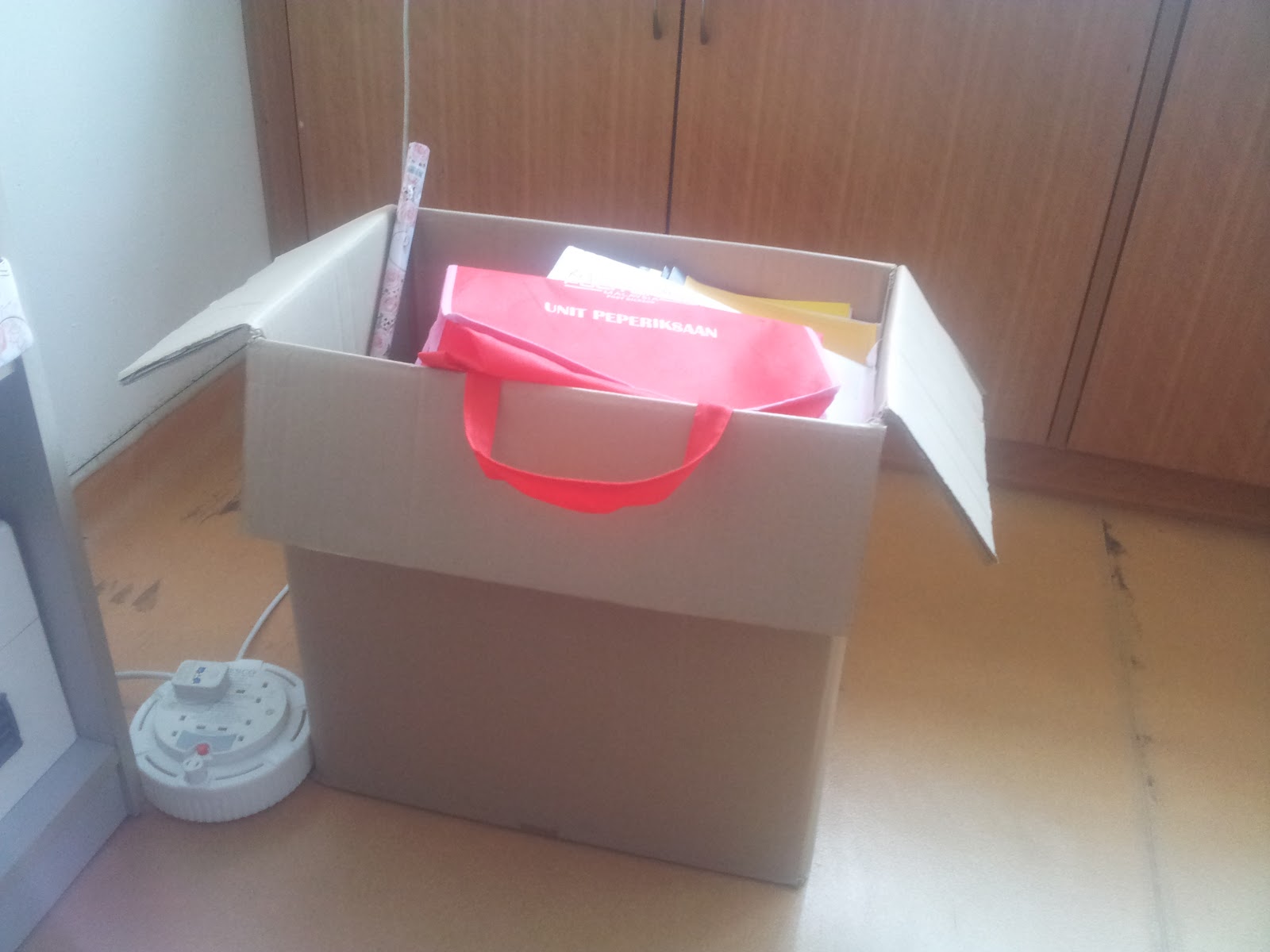 My life journey : Meja opis aku yang hangat!!