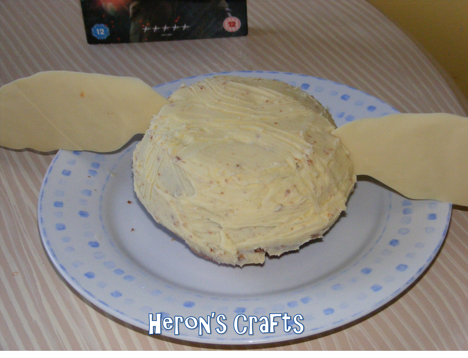 Heron's Crafts: Harry Potter and the Deathly Hallows Part 2 - Snitch Cake