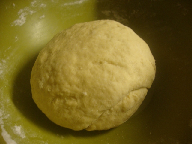 Come to cook: Τσουρεκι με σταγονες σοκολατας και φουντουκια