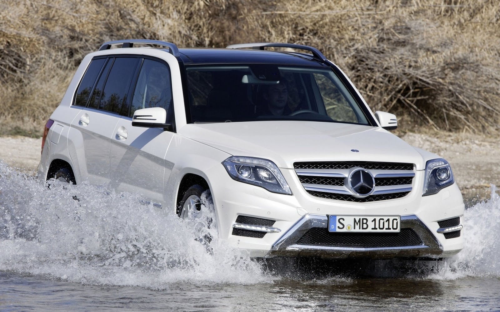 Mercedes Benz GLK Off Road Wallpaper