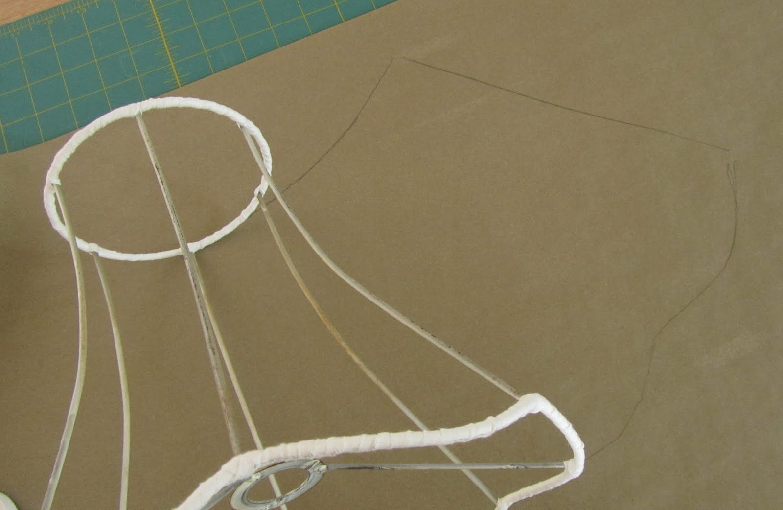 Small Things Simple Pleasures: How to recover a lampshade (tutorial)