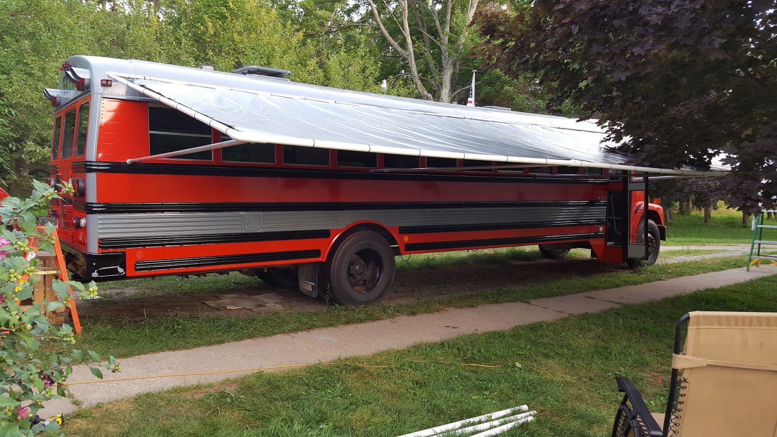 Here's To Us Bus: Made In The Shade.