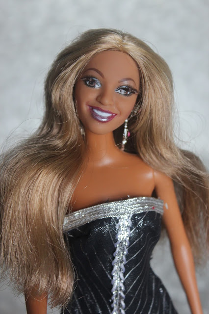 PLANET OF THE DOLLS: Doll-A-Day 2019 #127: Beyonce'