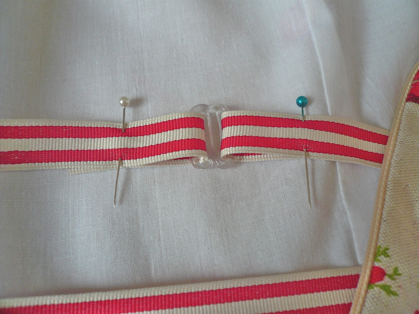 Handmade Jane: Tutorial: How to Make a Waist Stay