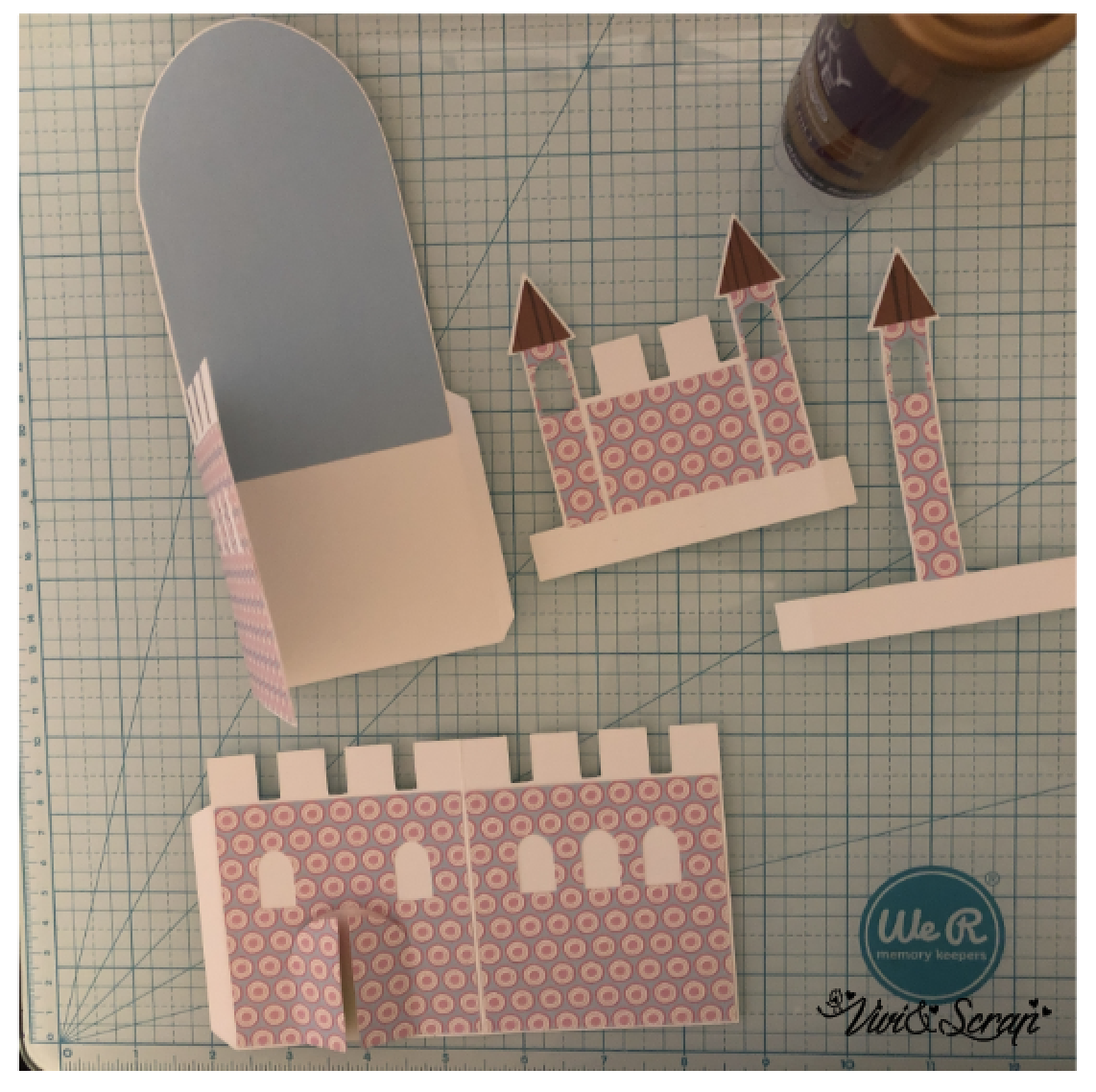 Vivi&Scrap: "Castle card in a box"