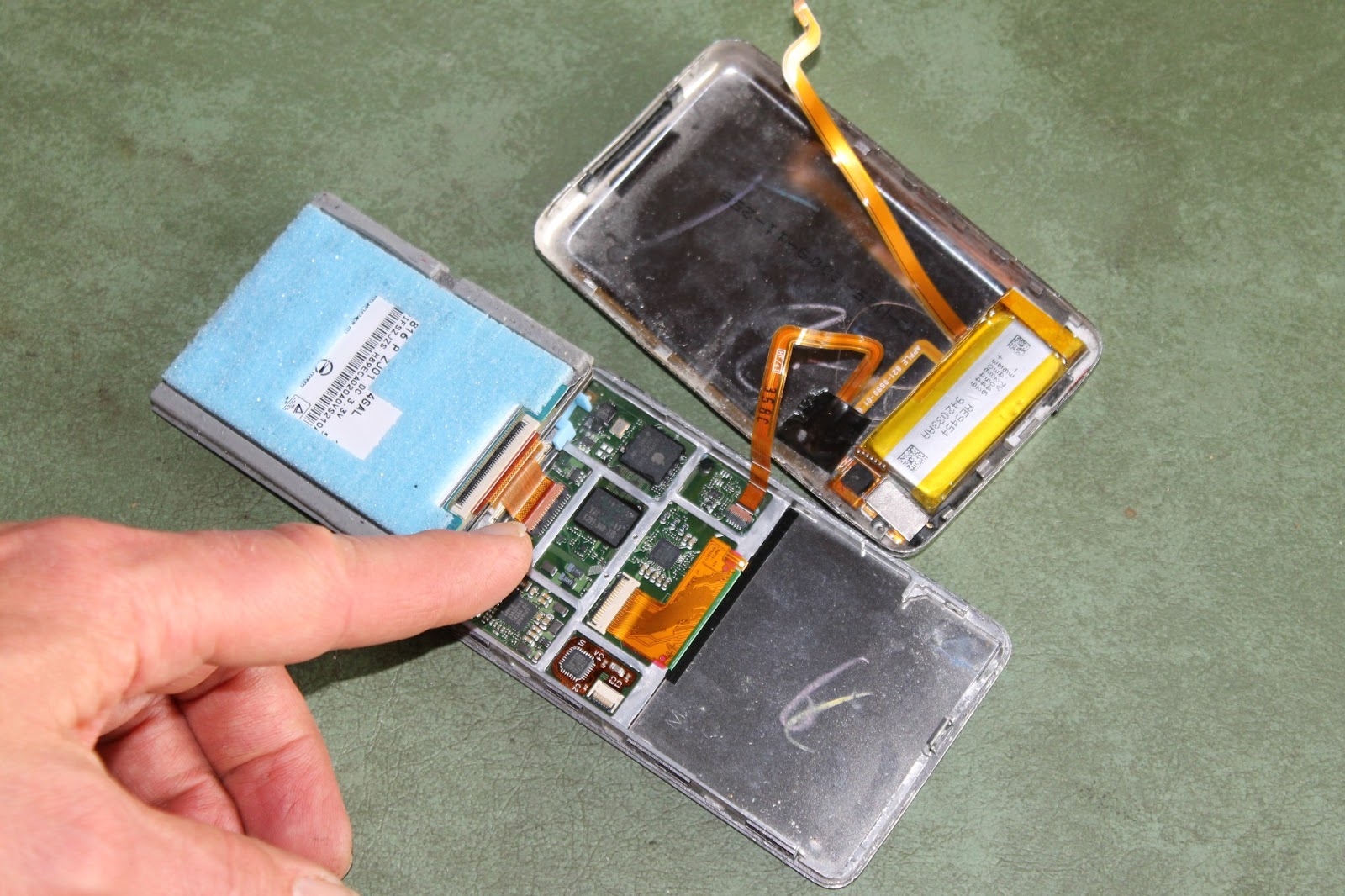 The Original Mechanic: How to Replace the Hard Drive in a 160GB IPOD ...