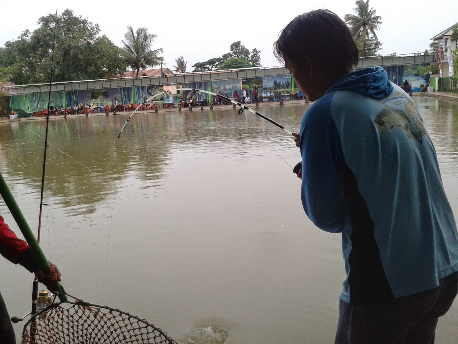 mancing bareng di pemancingan saung desa ~ cikarang fishing club