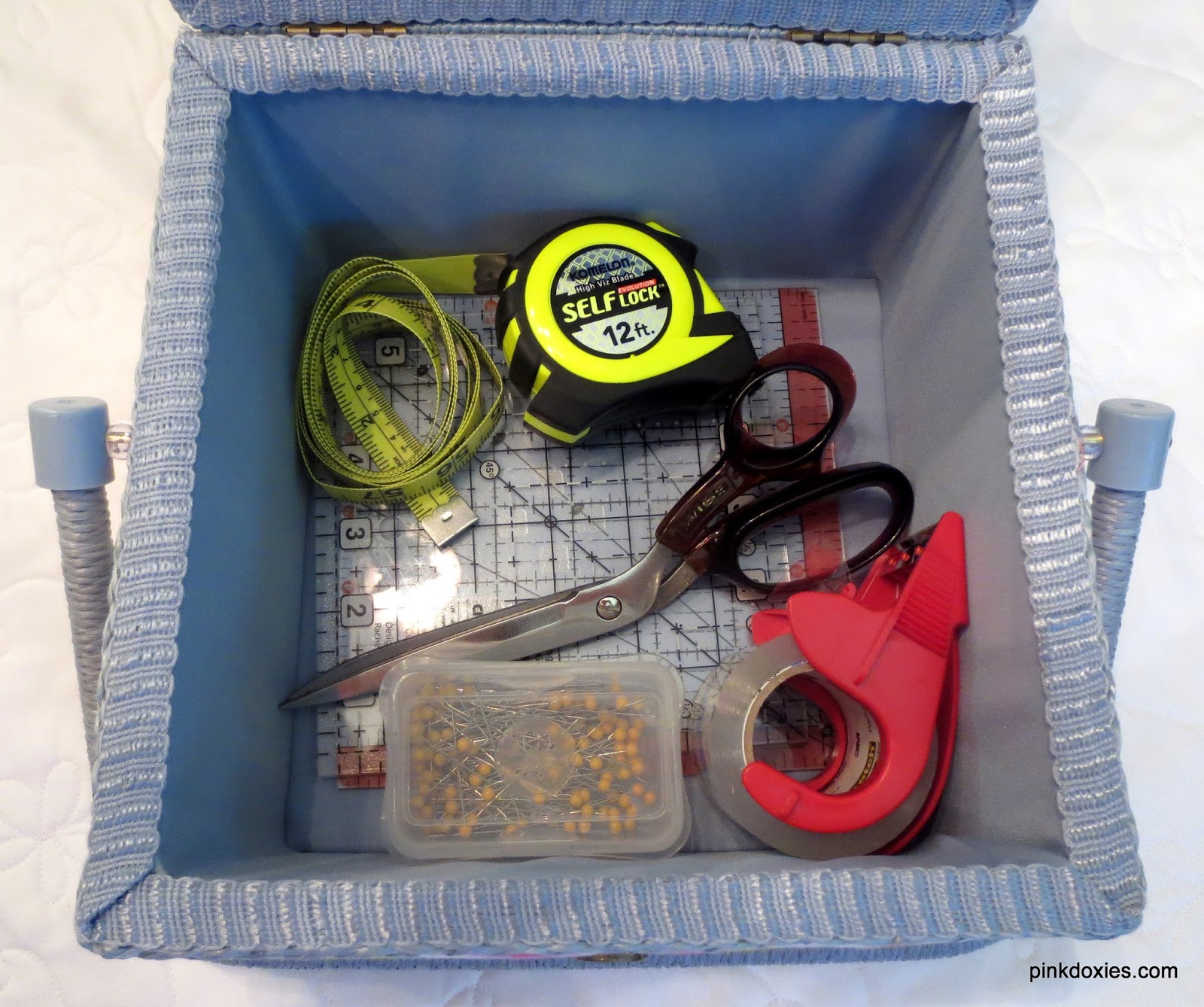 Julie Stocker Quilts at Pink Doxies: Make A Portable Sewing Station