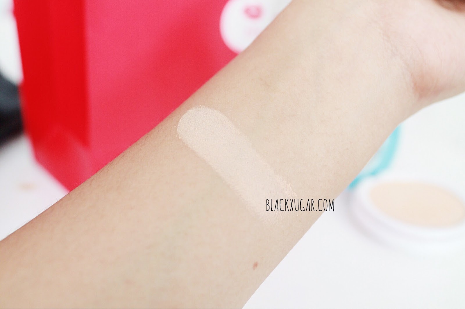 Review Wardah BB Lightening Cake Powder - Adhel's Beauty Cafe