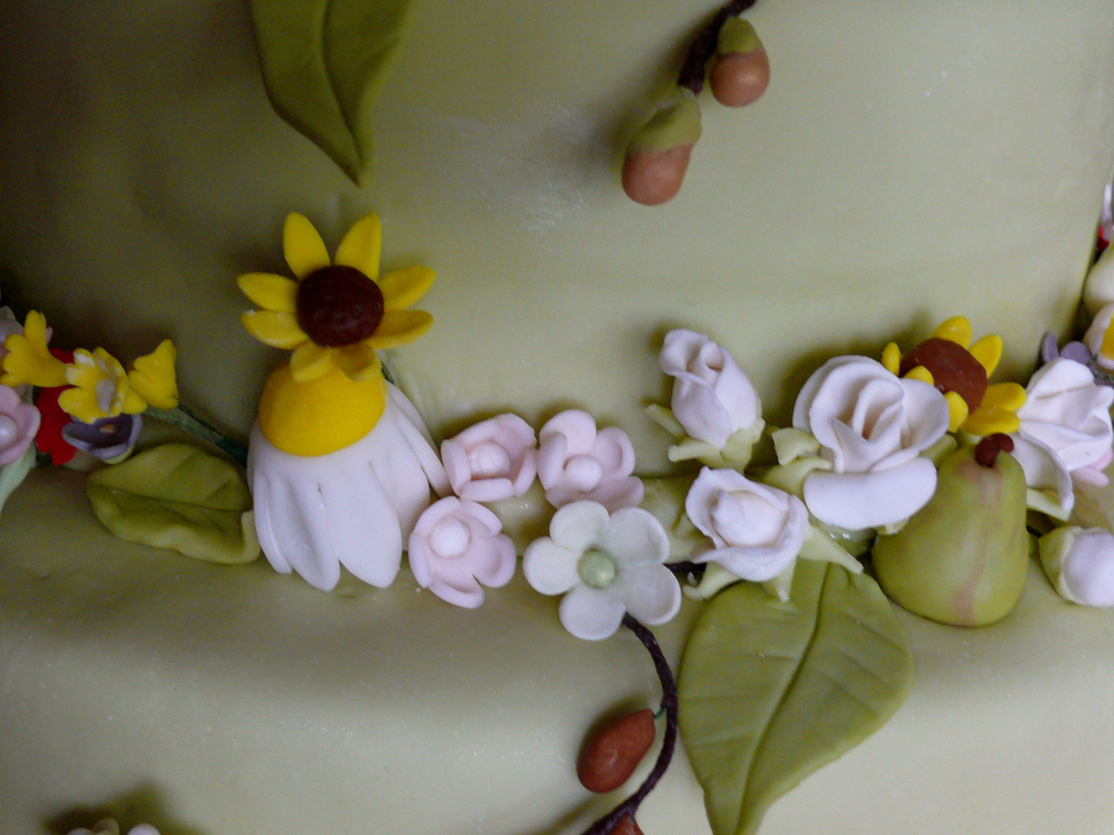 Evolution of a Party...: Garden Flower Wedding Cake