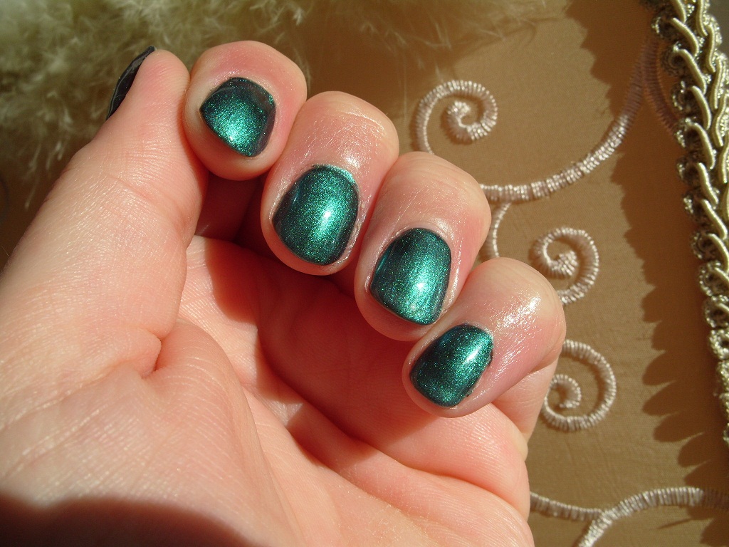 Pretty Perfect Beauty: My CND Shellac Chelsea Flower Show Green!