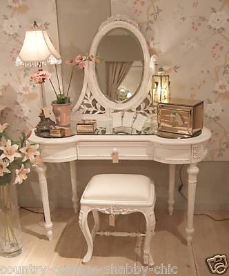 laure a un blog !: [ Inspiration ] Une coiffeuse de princesse.