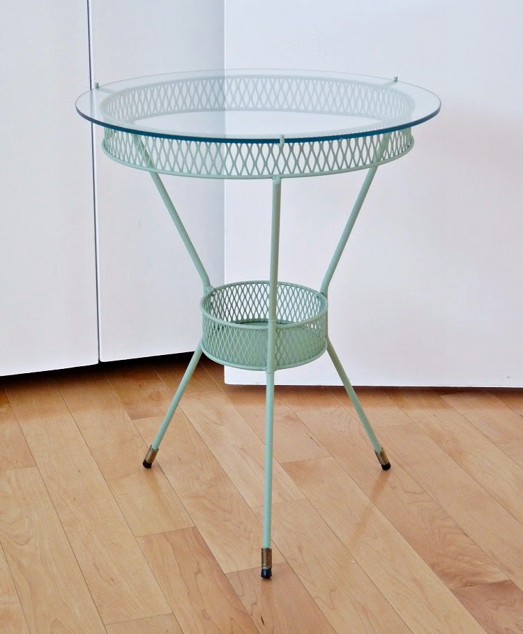 Vintage Metal Table Makeover with Rust-Oleum Pearl Paint | Dans le ...