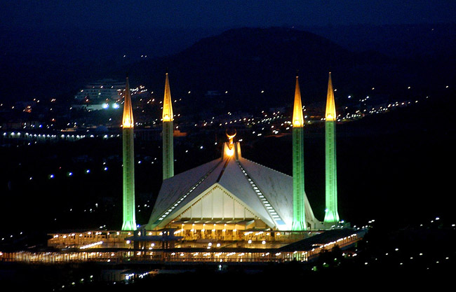 Finding Neverland Blog: Famous Mosques of Pakistan.