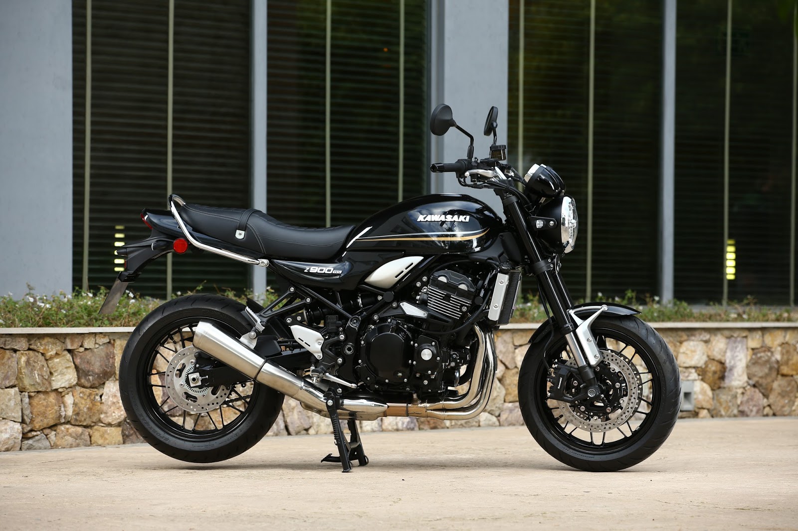 Racing Cafè: Kawasaki Z900 RS 2018 #2