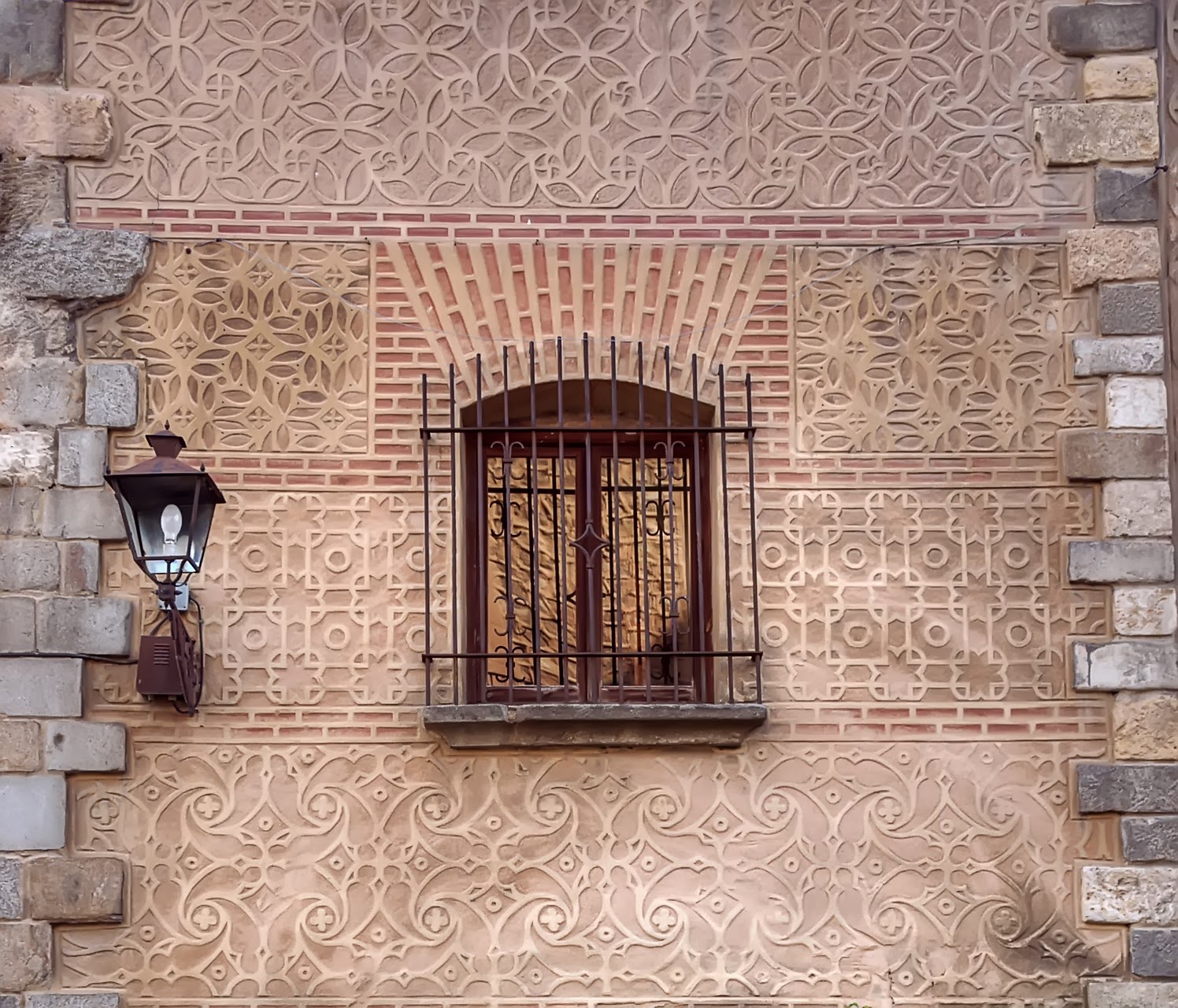 Sgraffito in Segovia | Renaissance Architecture