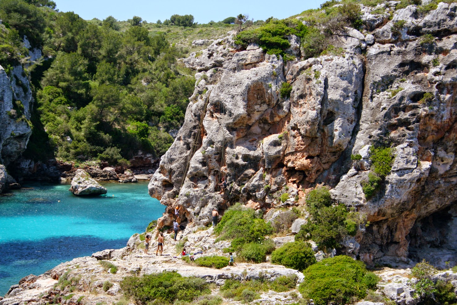 Esta necrópolis talayótica estuvo activa hasta la conquista romana ...