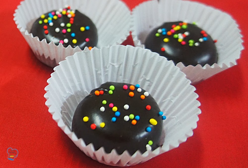 Pinay Panadera's Culinary Adventures: Chocolate-Coated Marshmallow Treat