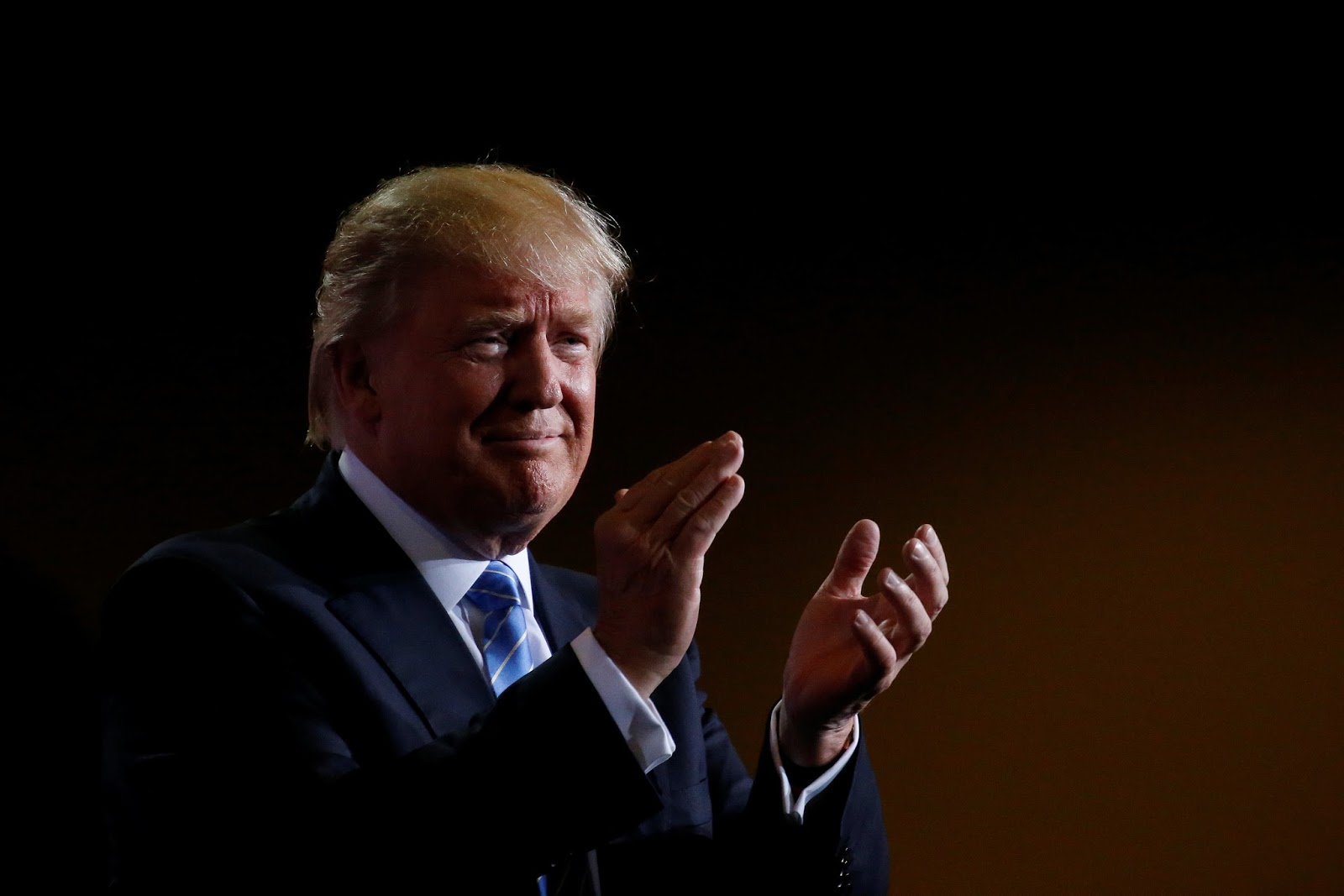 Mr Donald Trump ¿Acaso te llevaras a Estados Unidos para otro Planeta ...