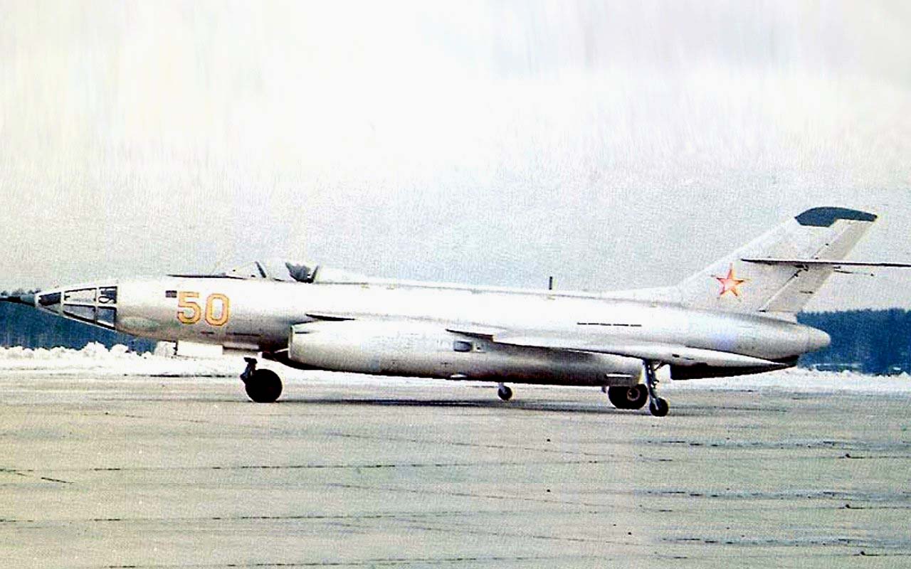 nhungdoicanh: Yakovlev Yak-26