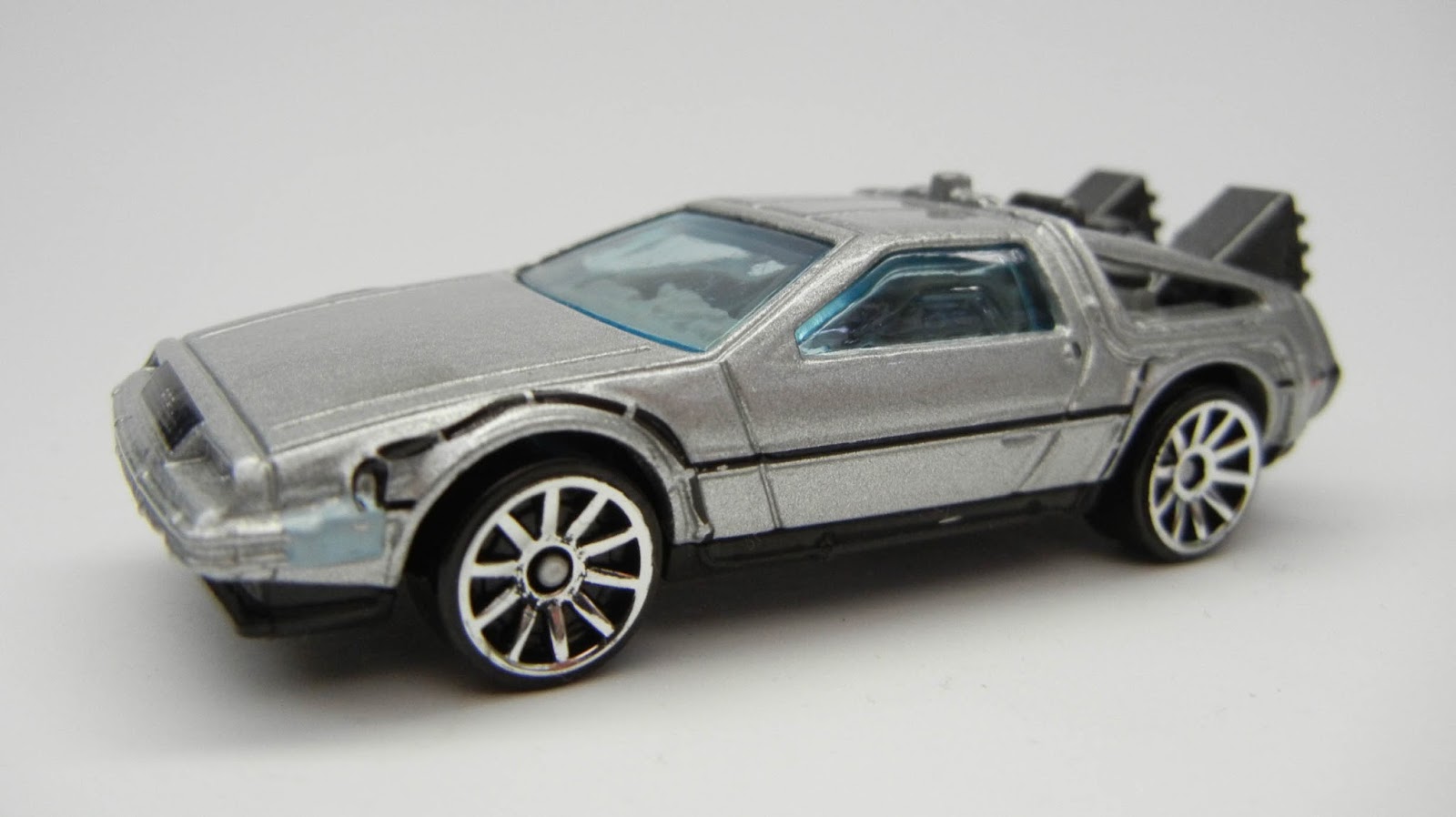 Sibeloy: Hot Wheels DeLorean DMC-12 Pada 2014
