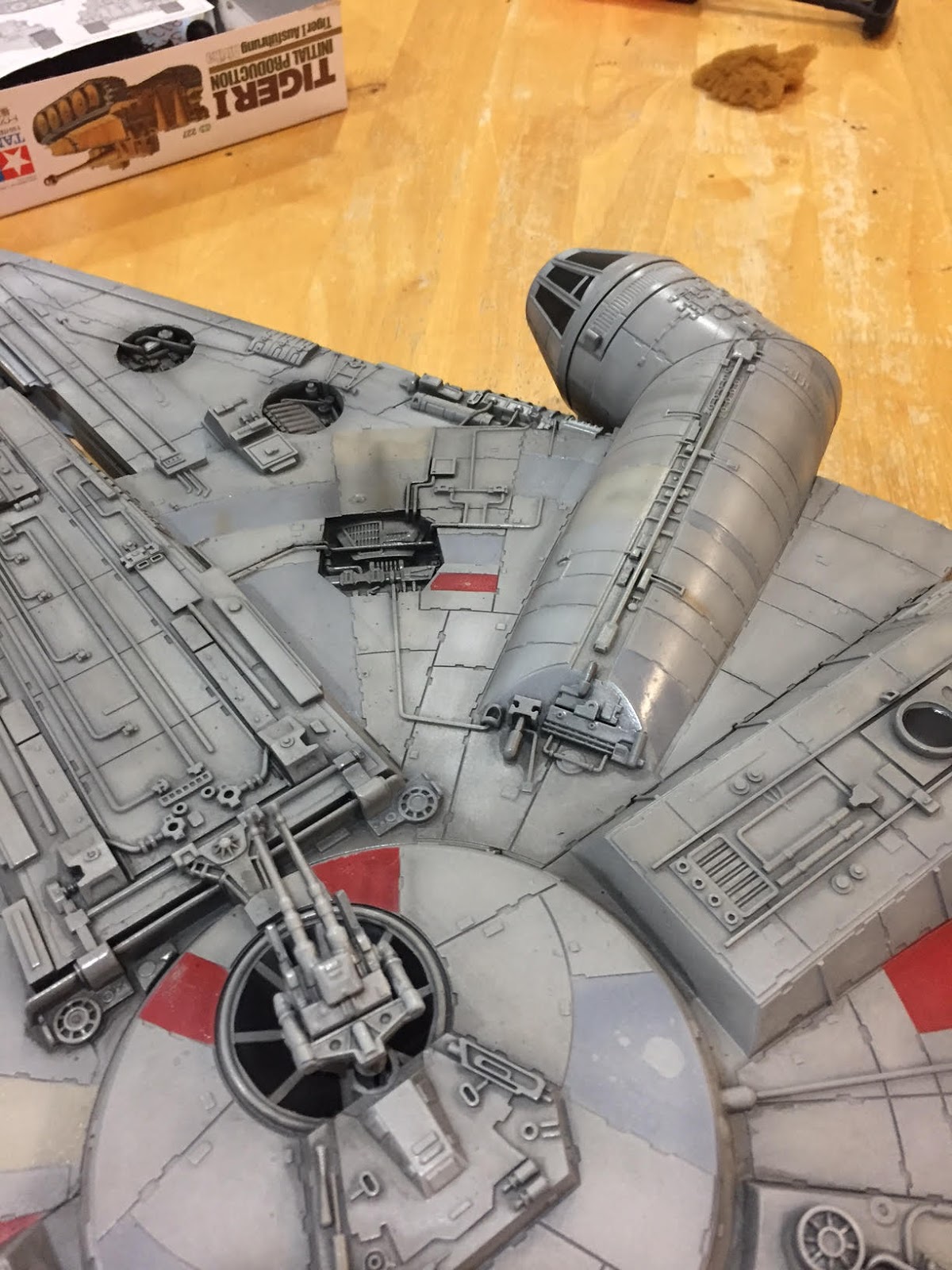 Dave's Model Workshop: Guest post: A Star Wars Millennium Falcon model ...