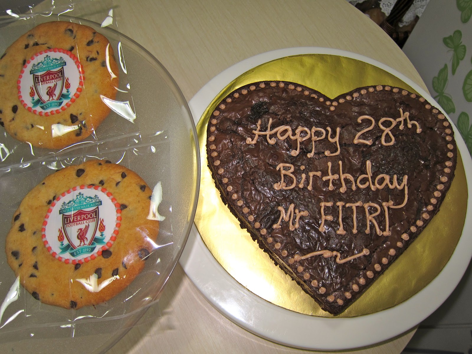 The Cookie Cat bakes from home!: Football themed cakes/cupcakes/cookies ...