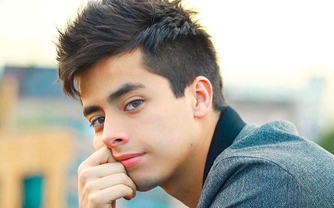 Actor colombiano JAVIER RAMIREZ sale del clóset en su canal de Youtube ~ OrgulloLGBT.co