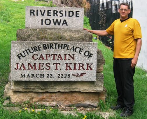 Eccentric Roadside: Beam me up: Riverside, Iowa's Future Birthplace of ...