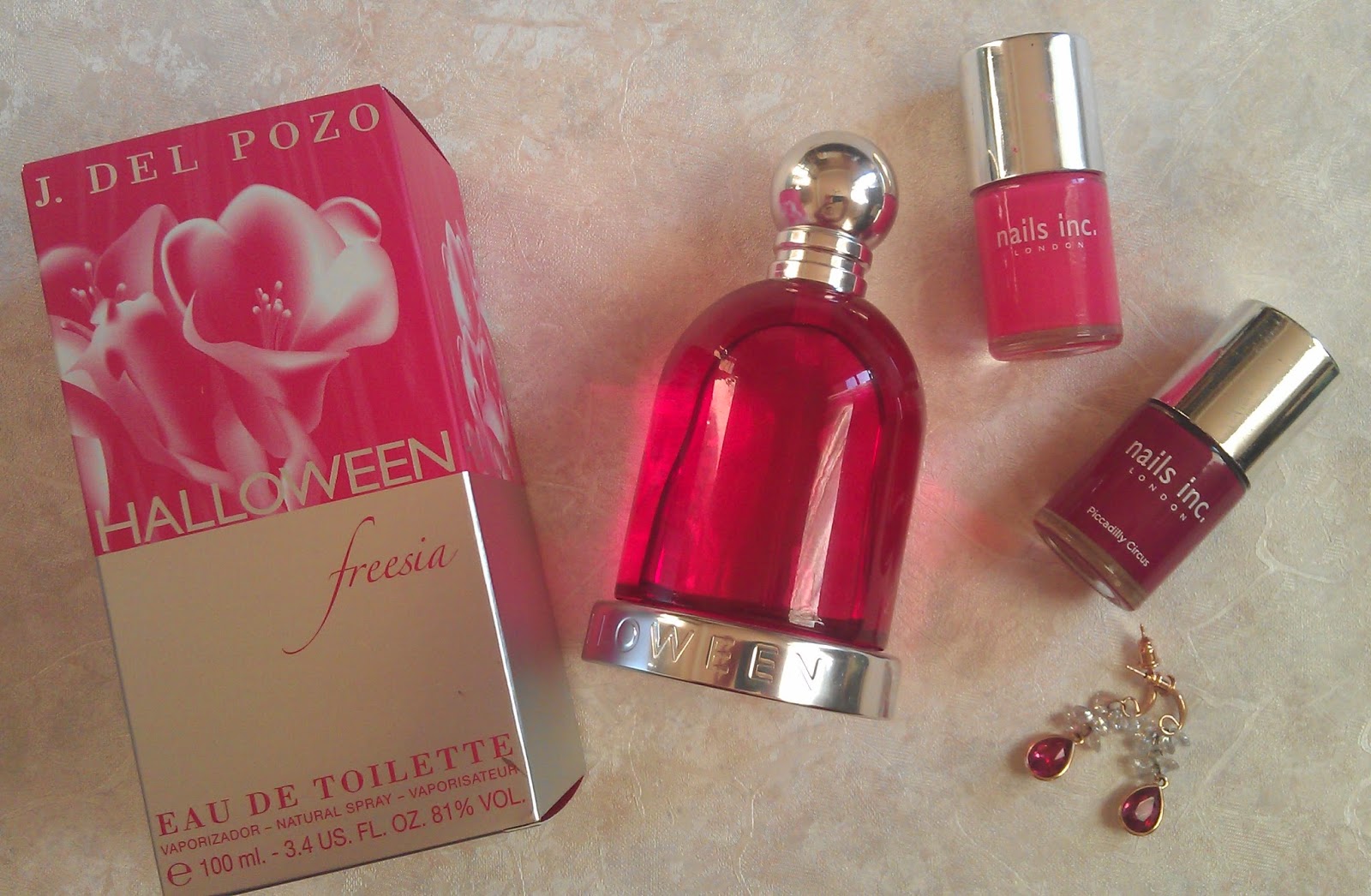 Halloween Freesia by Jesus del Pozo