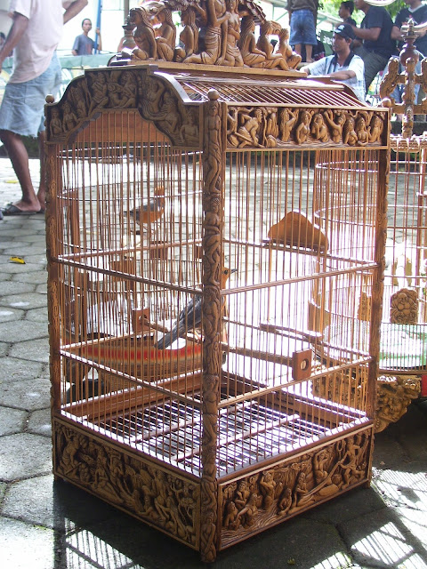 Taman Bambu Nusantara: Aneka Sangkar Bambu Berukir yang Indah & Trendi