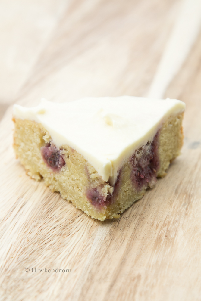 Mazarin Cake with Raspberry