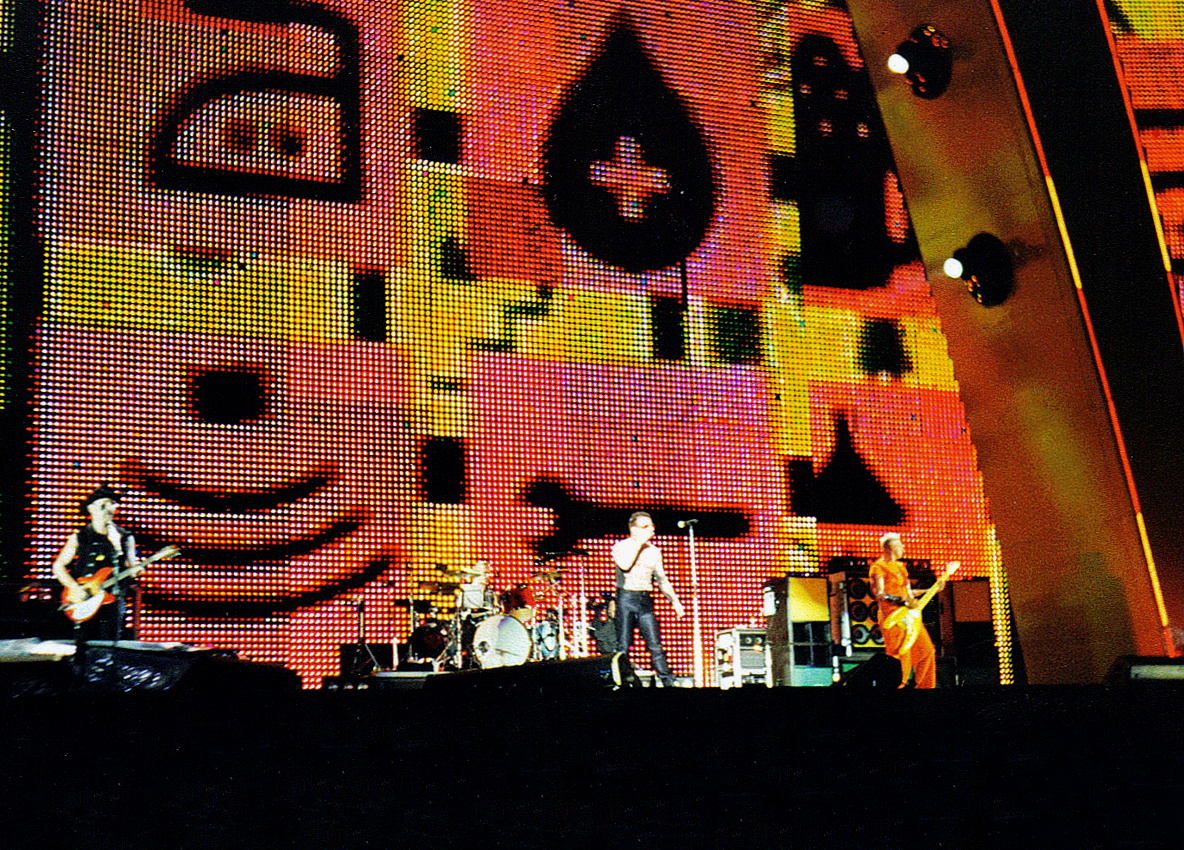 U2 Sombras e Árvores Altas - Blog: O único show da Popmart Tour em que ...