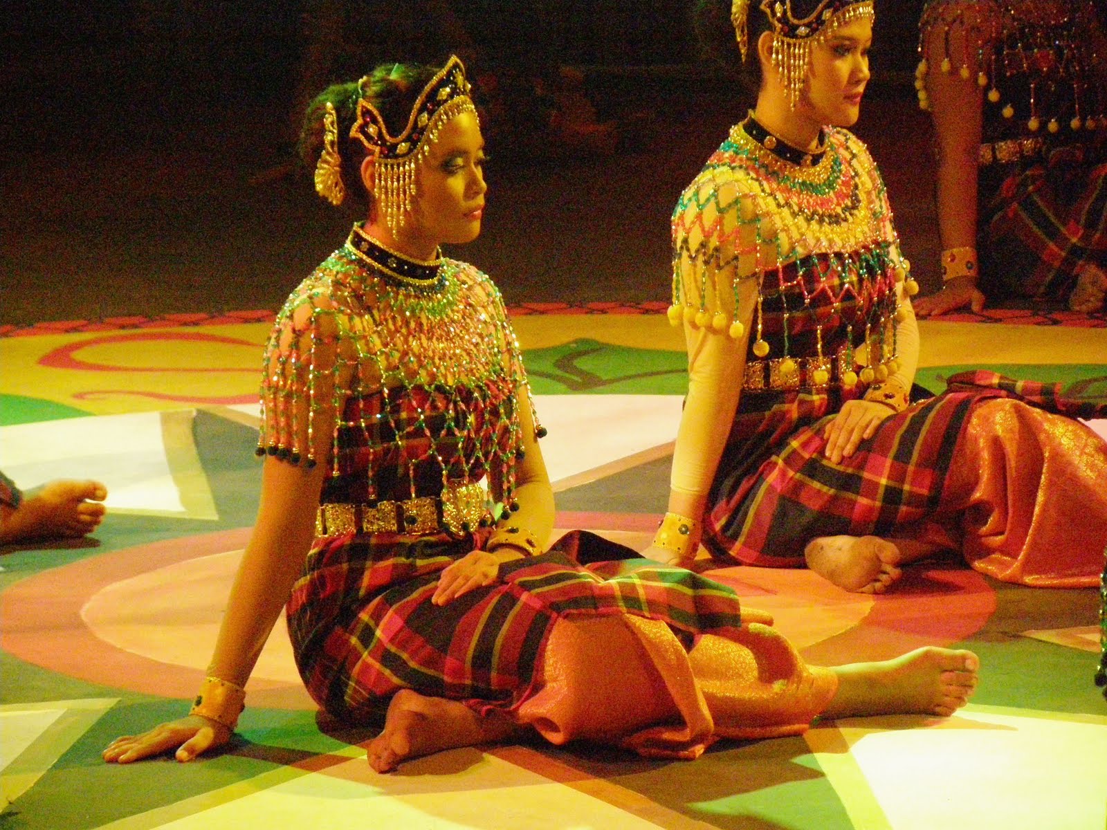 DUNIAKU - Rashidah Ibrahim: pix Mak Yong