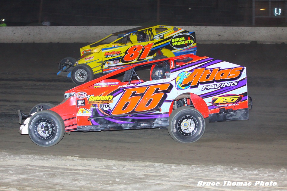 COWPATTY NATION: DUANE HOWARD RACES MIKE BAILEY FOR POSITION (Bruce ...